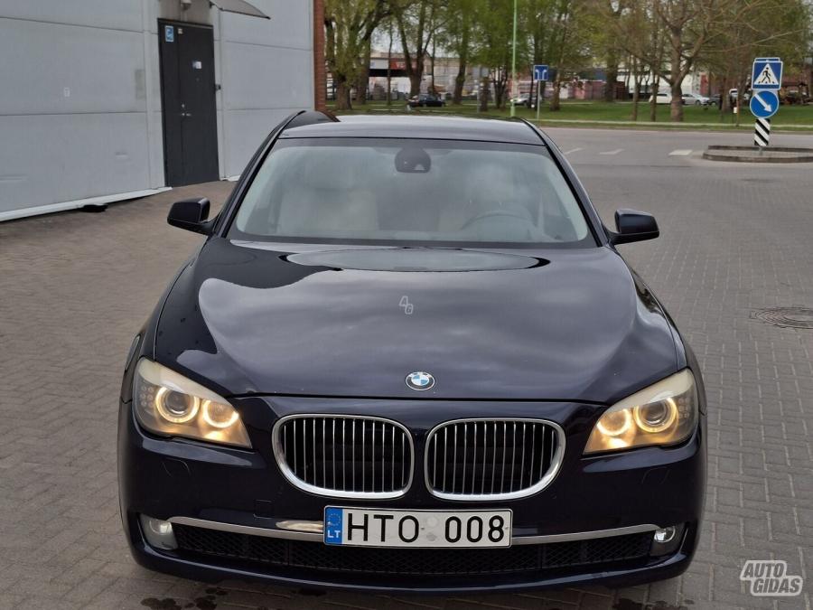Zils BMW 740 2012 Šilutė, ar dzinēja tilpumu 3.00 L un nobraukumu 324 tūkst. km par 7400 €, foto 3 vietnē AUTOMOTO.COM.LV
