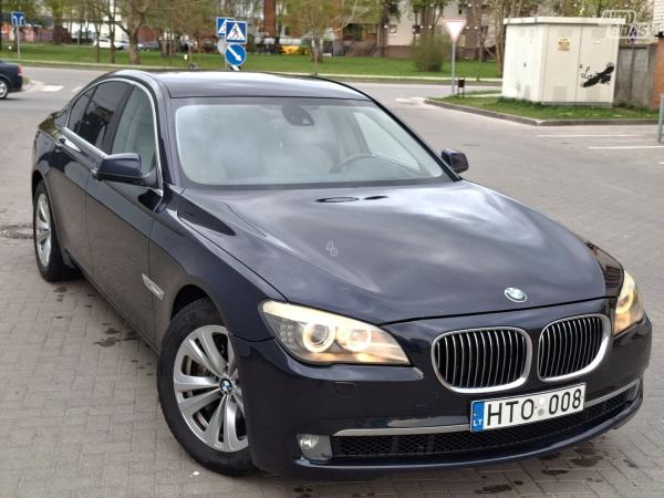 Blue BMW 740 2012 in Silute, with an engine capacity of 3.00 L and mileage of 324 thousand km for 7400 €, photo 3 on AUTOMOTO.COM.LV