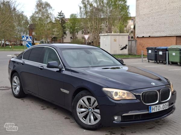Blue BMW 740 2012 in Silute, with an engine capacity of 3.00 L and mileage of 324 thousand km for 7400 €, photo 4 on AUTOMOTO.COM.LV