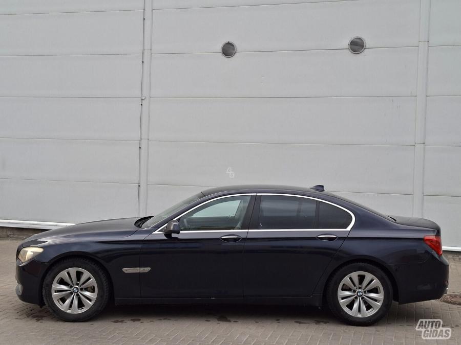 Zils BMW 740 2012 Šilutė, ar dzinēja tilpumu 3.00 L un nobraukumu 324 tūkst. km par 7400 €, foto 10 vietnē AUTOMOTO.COM.LV