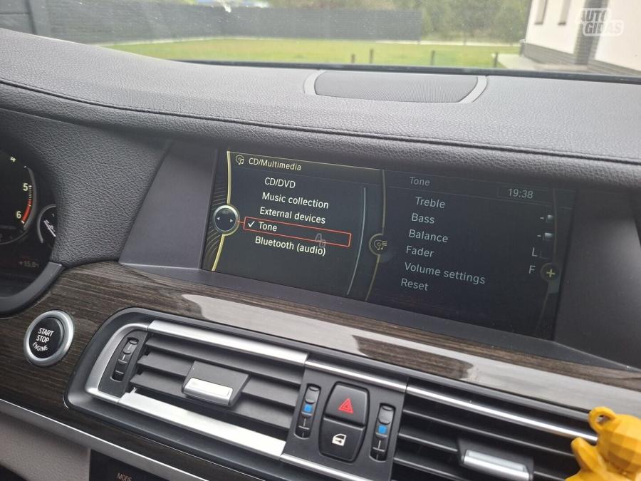 Zils BMW 740 2012 Šilutė, ar dzinēja tilpumu 3.00 L un nobraukumu 324 tūkst. km par 7400 €, foto 20 vietnē AUTOMOTO.COM.LV