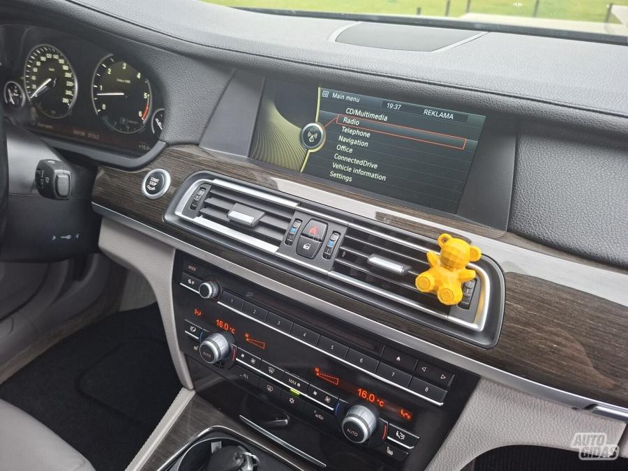 Zils BMW 740 2012 Šilutė, ar dzinēja tilpumu 3.00 L un nobraukumu 324 tūkst. km par 7400 €, foto 24 vietnē AUTOMOTO.COM.LV