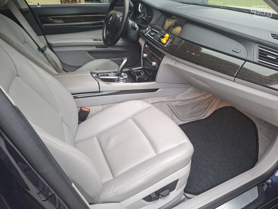 Zils BMW 740 2012 Šilutė, ar dzinēja tilpumu 3.00 L un nobraukumu 324 tūkst. km par 7400 €, foto 25 vietnē AUTOMOTO.COM.LV