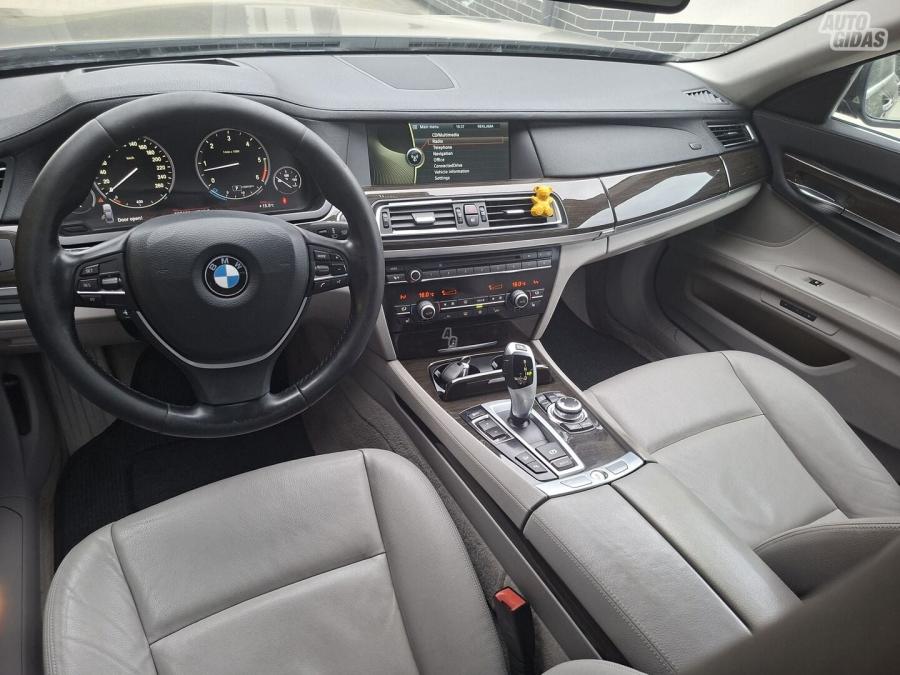 Zils BMW 740 2012 Šilutė, ar dzinēja tilpumu 3.00 L un nobraukumu 324 tūkst. km par 7400 €, foto 27 vietnē AUTOMOTO.COM.LV
