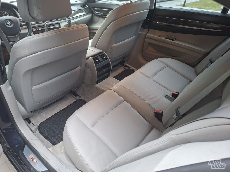 Zils BMW 740 2012 Šilutė, ar dzinēja tilpumu 3.00 L un nobraukumu 324 tūkst. km par 7400 €, foto 28 vietnē AUTOMOTO.COM.LV