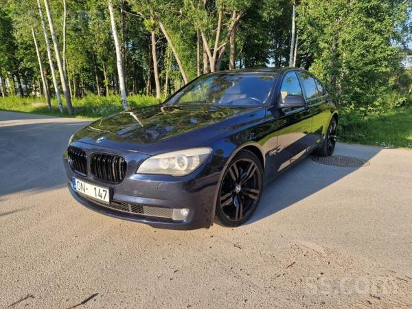 Zils BMW 740 2012 Jelgava, ar dzinēja tilpumu 3.00 L un nobraukumu 293 tūkst. km par 9980 €, foto 1 vietnē AUTOMOTO.COM.LV