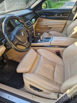 Blue BMW 740 2012 in Jelgava, with an engine capacity of 3.00 L and mileage of 293 thousand km for 9980 €, photo 5 on AUTOMOTO.COM.LV