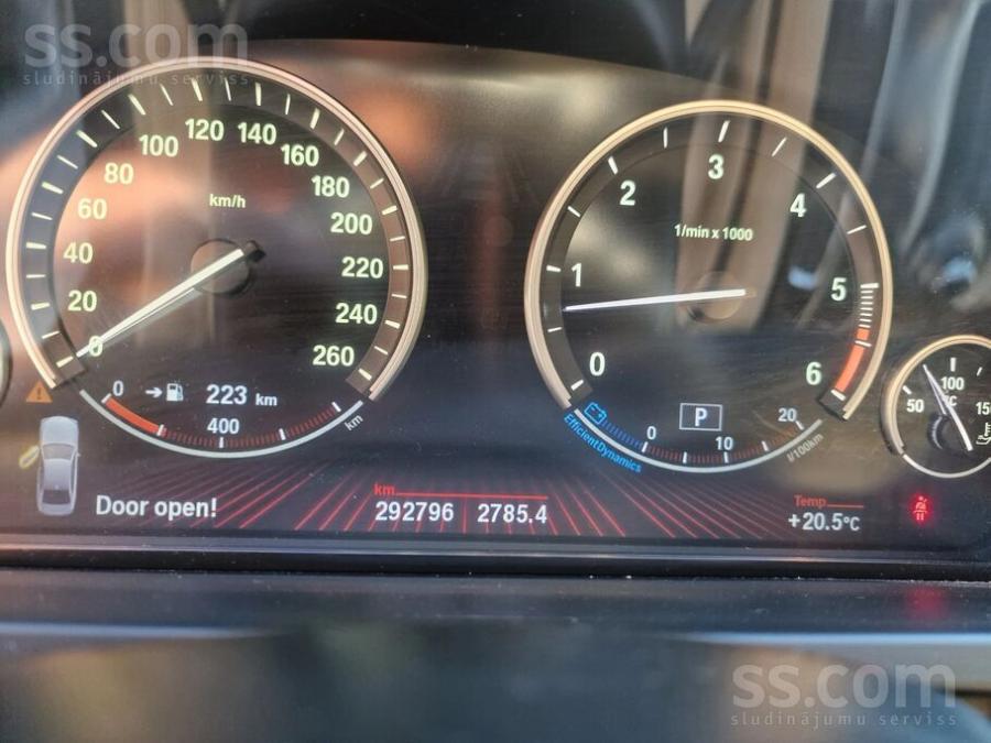 Blue BMW 740 2012 in Jelgava, with an engine capacity of 3.00 L and mileage of 293 thousand km for 9980 €, photo 6 on AUTOMOTO.COM.LV