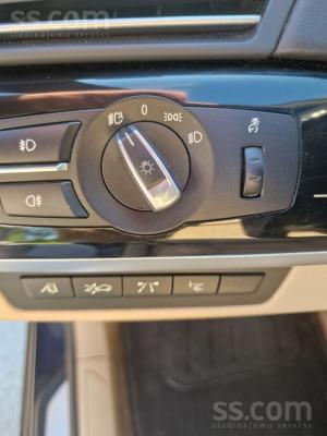 Blue BMW 740 2012 in Jelgava, with an engine capacity of 3.00 L and mileage of 293 thousand km for 9980 €, photo 7 on AUTOMOTO.COM.LV