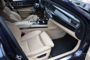 Blue BMW 740 2012 in Valmiera, with an engine capacity of 3.00 L and mileage of 293 thousand km for 9990 €, photo 6 on AUTOMOTO.COM.LV