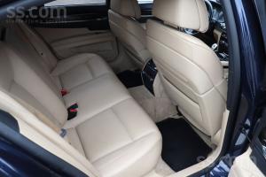 Blue BMW 740 2012 in Valmiera, with an engine capacity of 3.00 L and mileage of 293 thousand km for 9990 €, photo 8 on AUTOMOTO.COM.LV