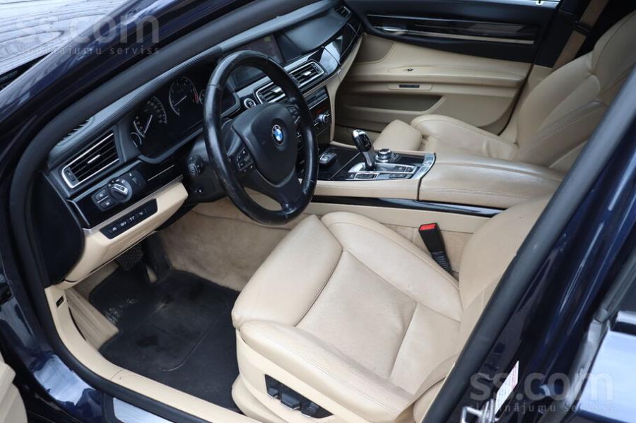 Blue BMW 740 2012 in Valmiera, with an engine capacity of 3.00 L and mileage of 293 thousand km for 9990 €, photo 10 on AUTOMOTO.COM.LV