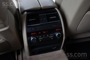 Blue BMW 740 2012 in Valmiera, with an engine capacity of 3.00 L and mileage of 293 thousand km for 9990 €, photo 13 on AUTOMOTO.COM.LV