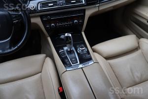 Blue BMW 740 2012 in Valmiera, with an engine capacity of 3.00 L and mileage of 293 thousand km for 9990 €, photo 16 on AUTOMOTO.COM.LV