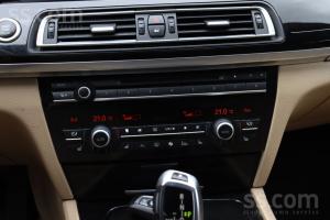 Blue BMW 740 2012 in Valmiera, with an engine capacity of 3.00 L and mileage of 293 thousand km for 9990 €, photo 21 on AUTOMOTO.COM.LV