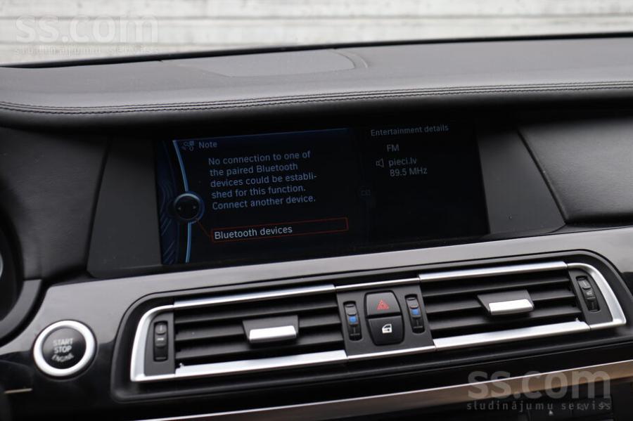Blue BMW 740 2012 in Valmiera, with an engine capacity of 3.00 L and mileage of 293 thousand km for 9990 €, photo 24 on AUTOMOTO.COM.LV