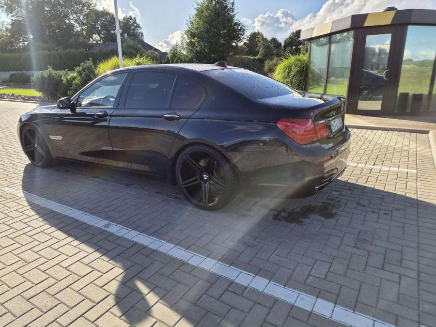 Zils BMW 740 2012 Šilutė, ar dzinēja tilpumu 2.99 L un nobraukumu 312 tūkst. km par 10200 €, foto 5 vietnē AUTOMOTO.COM.LV