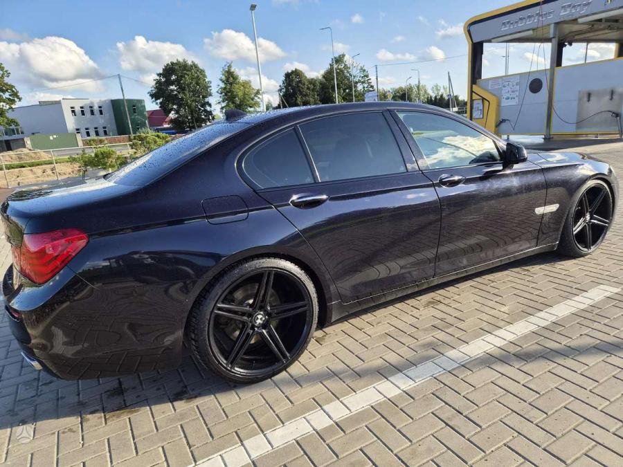 Zils BMW 740 2012 Šilutė, ar dzinēja tilpumu 2.99 L un nobraukumu 312 tūkst. km par 10200 €, foto 8 vietnē AUTOMOTO.COM.LV