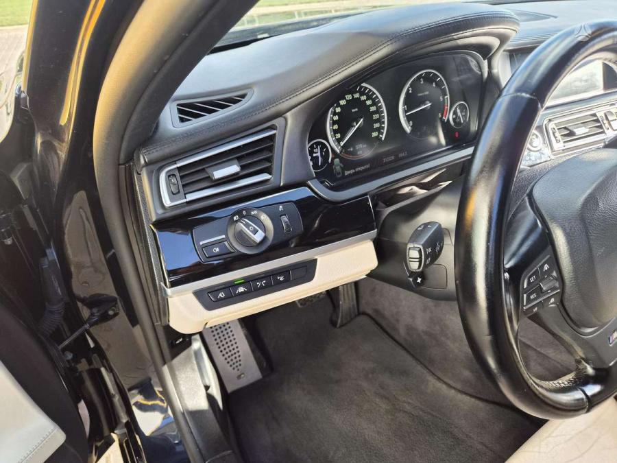 Zils BMW 740 2012 Šilutė, ar dzinēja tilpumu 2.99 L un nobraukumu 312 tūkst. km par 10200 €, foto 21 vietnē AUTOMOTO.COM.LV