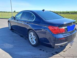 Blue BMW 740 2012 in Vilnius, with an engine capacity of 2.99 L and mileage of 206 thousand km for 7000 €, photo 5 on AUTOMOTO.COM.LV