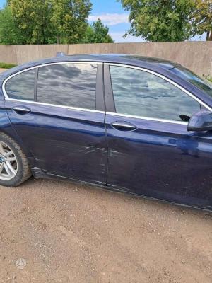 Blue BMW 740 2012 in Vilnius, with an engine capacity of 2.99 L and mileage of 206 thousand km for 7000 €, photo 7 on AUTOMOTO.COM.LV