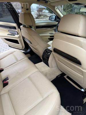 Zils BMW 740 2013 Rīga, ar dzinēja tilpumu 3.00 L un nobraukumu 203 tūkst. km par 16500 €, foto 8 vietnē AUTOMOTO.COM.LV