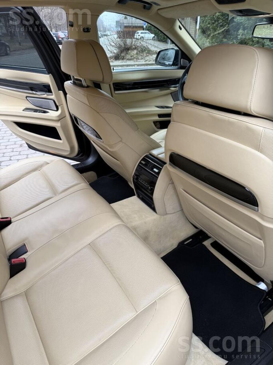 Zils BMW 740 2013 Rīga, ar dzinēja tilpumu 3.00 L un nobraukumu 203 tūkst. km par 16500 €, foto 8 vietnē AUTOMOTO.COM.LV