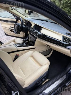 Zils BMW 740 2013 Rīga, ar dzinēja tilpumu 3.00 L un nobraukumu 203 tūkst. km par 16500 €, foto 15 vietnē AUTOMOTO.COM.LV