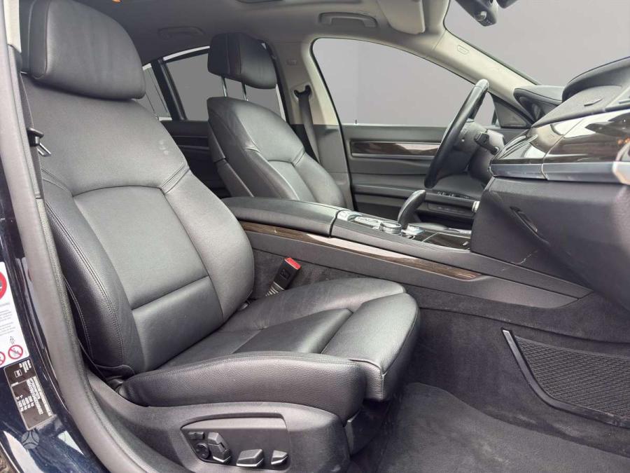 Zils BMW 740 2014 Kauņa, ar dzinēja tilpumu 3.00 L un nobraukumu 254 tūkst. km par 13999 €, foto 9 vietnē AUTOMOTO.COM.LV