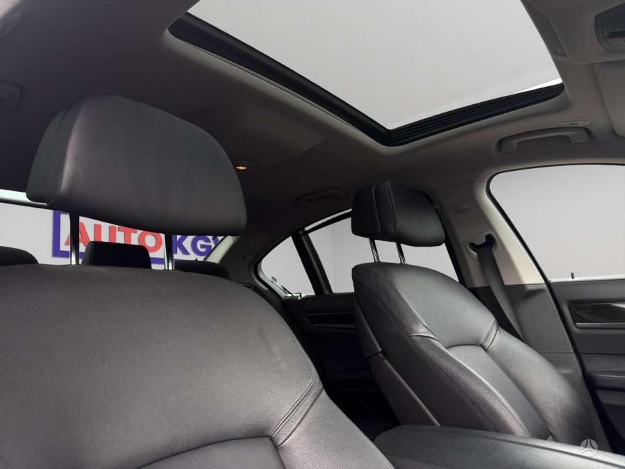 Zils BMW 740 2014 Kauņa, ar dzinēja tilpumu 3.00 L un nobraukumu 254 tūkst. km par 13999 €, foto 10 vietnē AUTOMOTO.COM.LV