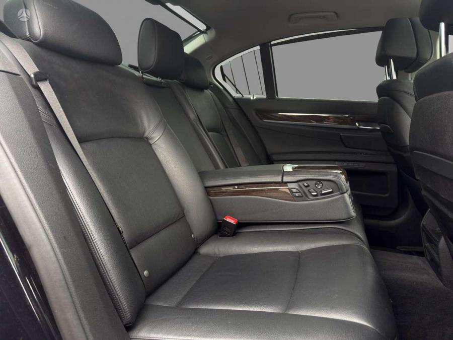 Zils BMW 740 2014 Kauņa, ar dzinēja tilpumu 3.00 L un nobraukumu 254 tūkst. km par 13999 €, foto 11 vietnē AUTOMOTO.COM.LV