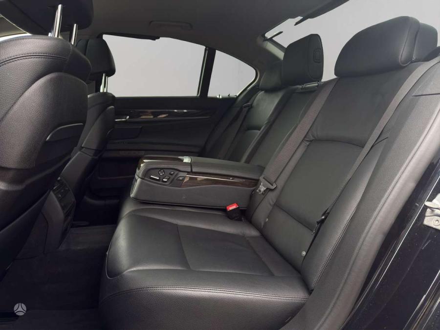 Zils BMW 740 2014 Kauņa, ar dzinēja tilpumu 3.00 L un nobraukumu 254 tūkst. km par 13999 €, foto 12 vietnē AUTOMOTO.COM.LV