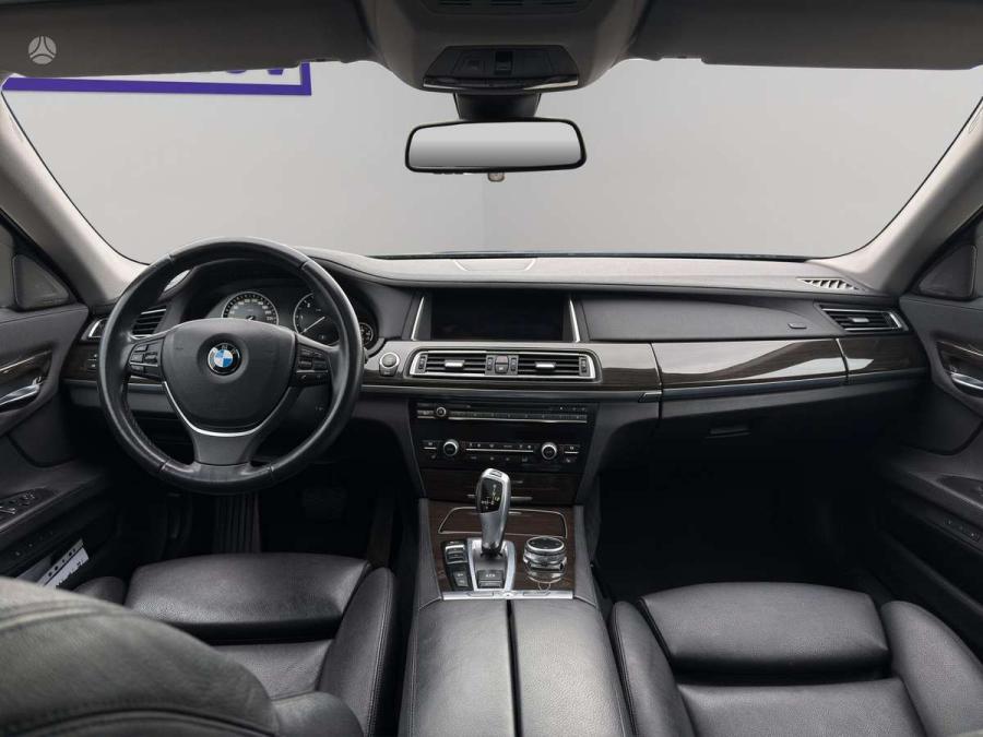 Zils BMW 740 2014 Kauņa, ar dzinēja tilpumu 3.00 L un nobraukumu 254 tūkst. km par 13999 €, foto 13 vietnē AUTOMOTO.COM.LV