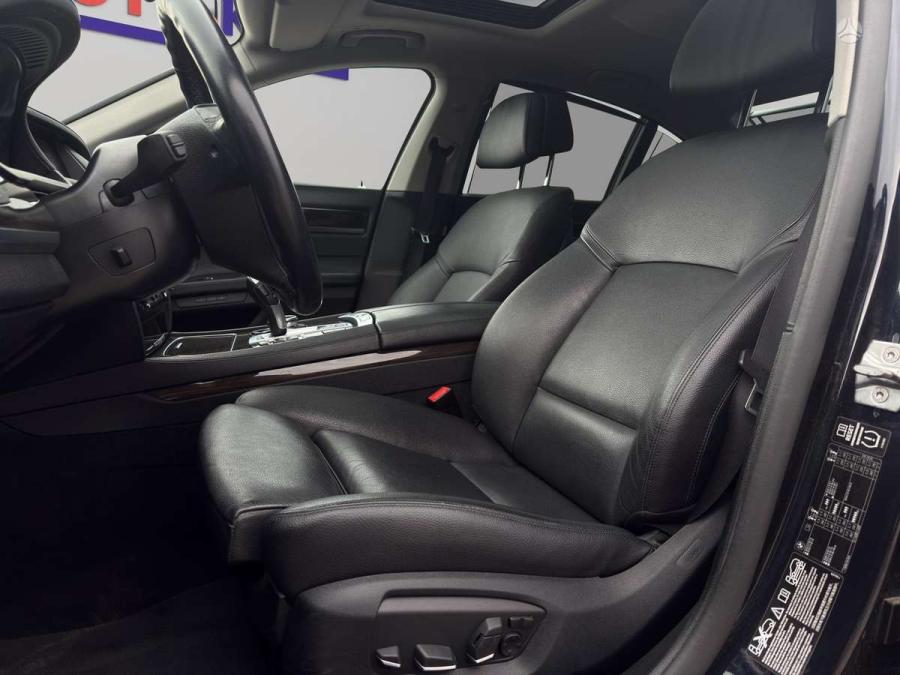 Zils BMW 740 2014 Kauņa, ar dzinēja tilpumu 3.00 L un nobraukumu 254 tūkst. km par 13999 €, foto 15 vietnē AUTOMOTO.COM.LV