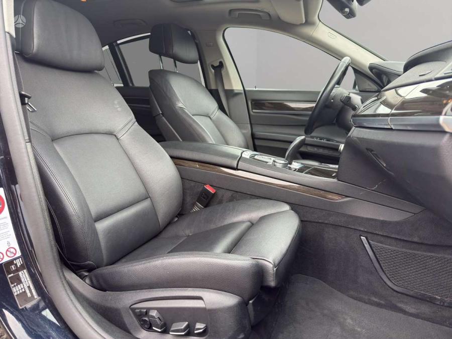 Zils BMW 740 2014 Kauņa, ar dzinēja tilpumu 3.00 L un nobraukumu 254 tūkst. km par 13999 €, foto 10 vietnē AUTOMOTO.COM.LV