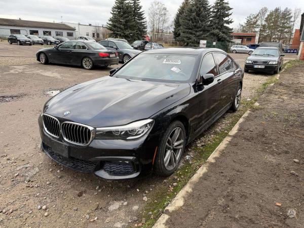 Blue BMW 740 2016 in Marijampole, with an engine capacity of 2.98 L and mileage of 240 thousand km for 14000 €, photo 2 on AUTOMOTO.COM.LV