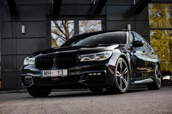 Zils BMW 740 2016 Rīga, ar dzinēja tilpumu 3.00 L un nobraukumu 245 tūkst. km par 34500 €, foto 1 vietnē AUTOMOTO.COM.LV