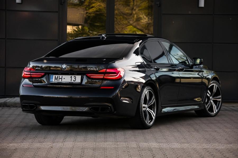 Zils BMW 740 2016 Rīga, ar dzinēja tilpumu 3.00 L un nobraukumu 245 tūkst. km par 34500 €, foto 4 vietnē AUTOMOTO.COM.LV