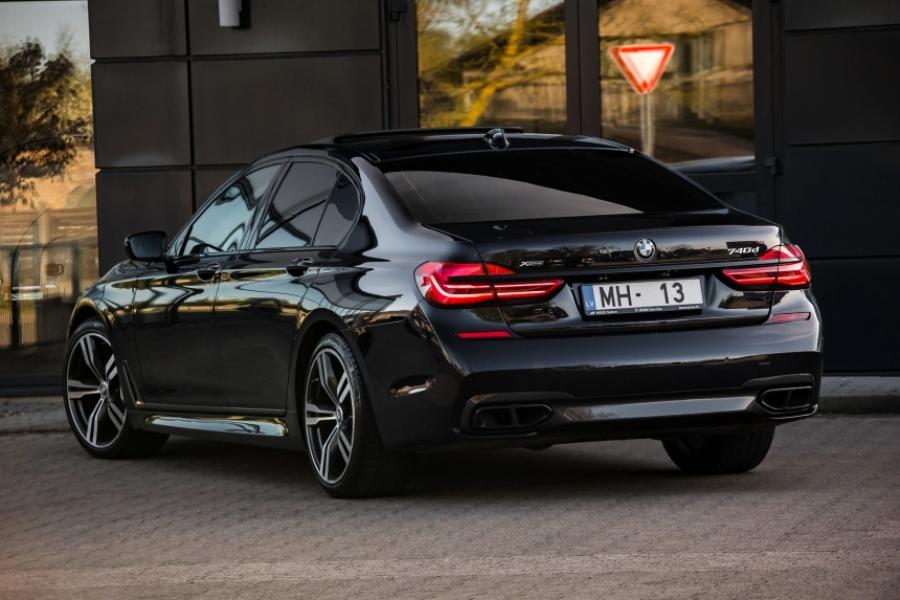 Zils BMW 740 2016 Rīga, ar dzinēja tilpumu 3.00 L un nobraukumu 245 tūkst. km par 34500 €, foto 7 vietnē AUTOMOTO.COM.LV