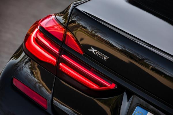 Zils BMW 740 2016 Rīga, ar dzinēja tilpumu 3.00 L un nobraukumu 245 tūkst. km par 34500 €, foto 7 vietnē AUTOMOTO.COM.LV