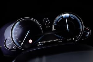 Zils BMW 740 2016 Rīga, ar dzinēja tilpumu 3.00 L un nobraukumu 245 tūkst. km par 34500 €, foto 10 vietnē AUTOMOTO.COM.LV