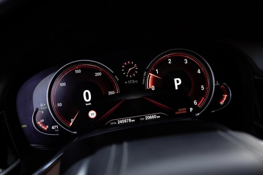Zils BMW 740 2016 Rīga, ar dzinēja tilpumu 3.00 L un nobraukumu 245 tūkst. km par 34500 €, foto 12 vietnē AUTOMOTO.COM.LV