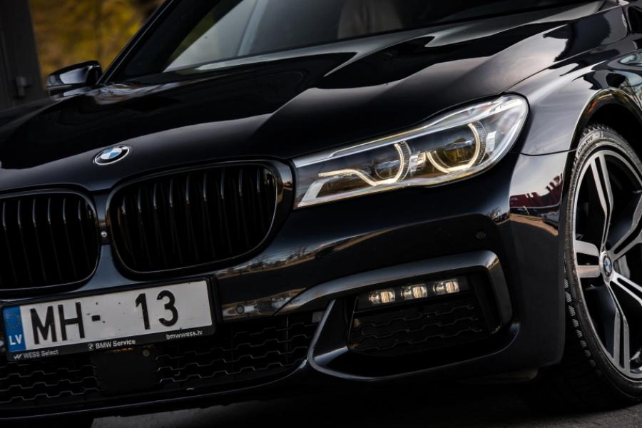 Zils BMW 740 2016 Rīga, ar dzinēja tilpumu 3.00 L un nobraukumu 245 tūkst. km par 34500 €, foto 19 vietnē AUTOMOTO.COM.LV