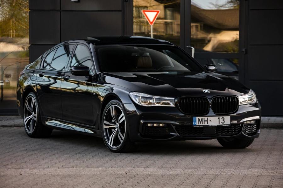 Zils BMW 740 2016 Rīga, ar dzinēja tilpumu 3.00 L un nobraukumu 245 tūkst. km par 34500 €, foto 23 vietnē AUTOMOTO.COM.LV