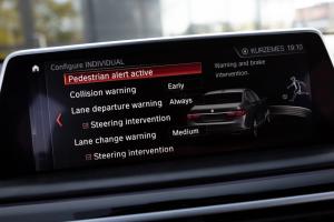 Zils BMW 740 2016 Rīga, ar dzinēja tilpumu 3.00 L un nobraukumu 245 tūkst. km par 34500 €, foto 35 vietnē AUTOMOTO.COM.LV