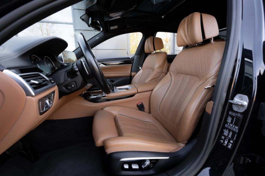 Zils BMW 740 2016 Rīga, ar dzinēja tilpumu 3.00 L un nobraukumu 245 tūkst. km par 34500 €, foto 54 vietnē AUTOMOTO.COM.LV