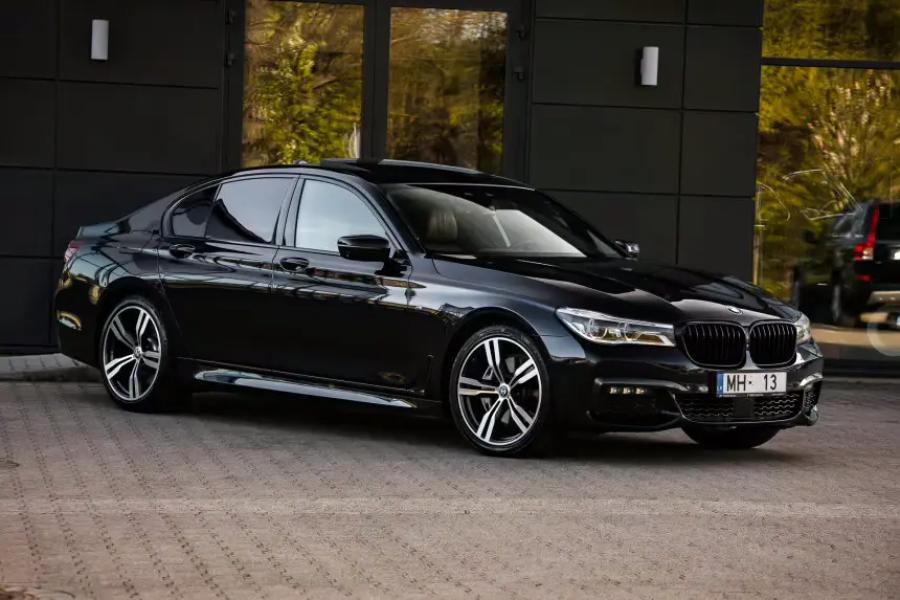 Zils BMW 740 2016 Jelgava, ar dzinēja tilpumu 3.00 L un nobraukumu 245 tūkst. km par 30500 €, foto 14 vietnē AUTOMOTO.COM.LV