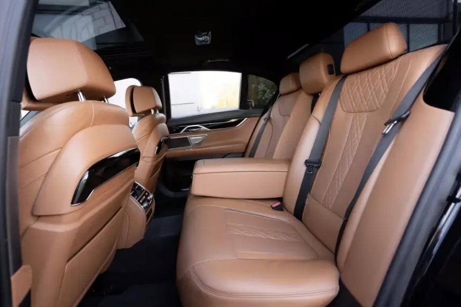 Zils BMW 740 2016 Jelgava, ar dzinēja tilpumu 3.00 L un nobraukumu 245 tūkst. km par 30500 €, foto 28 vietnē AUTOMOTO.COM.LV