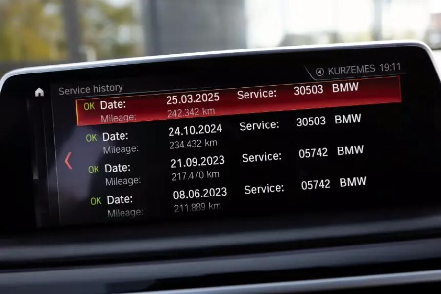 Zils BMW 740 2016 Jelgava, ar dzinēja tilpumu 3.00 L un nobraukumu 245 tūkst. km par 30500 €, foto 51 vietnē AUTOMOTO.COM.LV