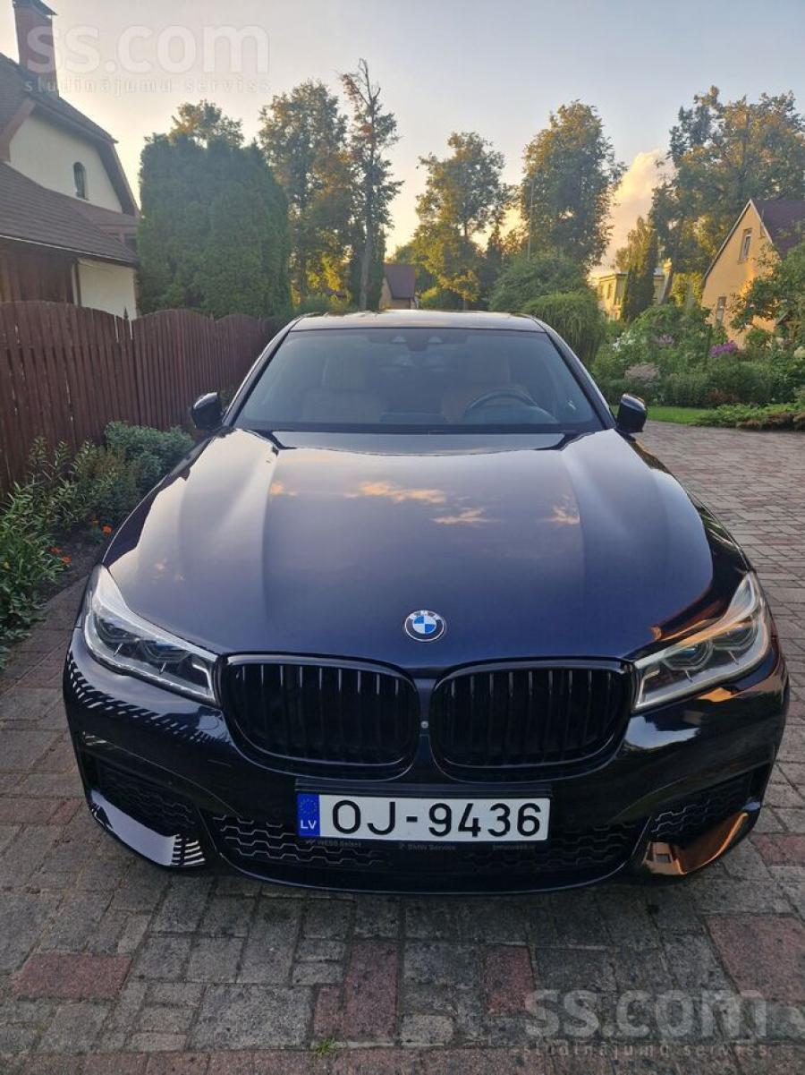 Blue BMW 740 2016 in Jelgava, with an engine capacity of 3.00 L and mileage of 260 thousand km for 28800 €, photo 1 on AUTOMOTO.COM.LV